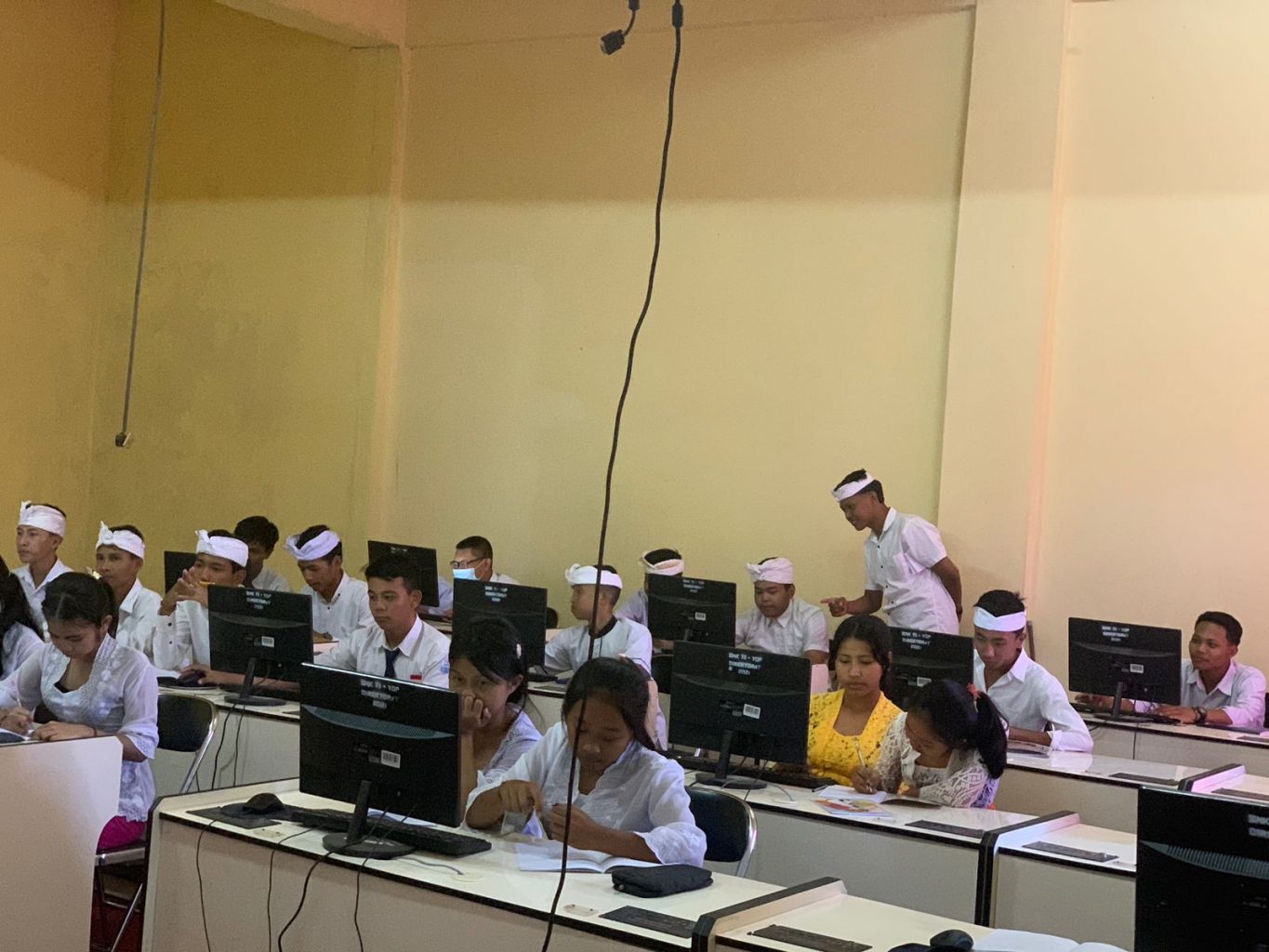 SMK TI Juara Umum Lomba Office di Poltek Ganesha Guru Singaraja - The ...